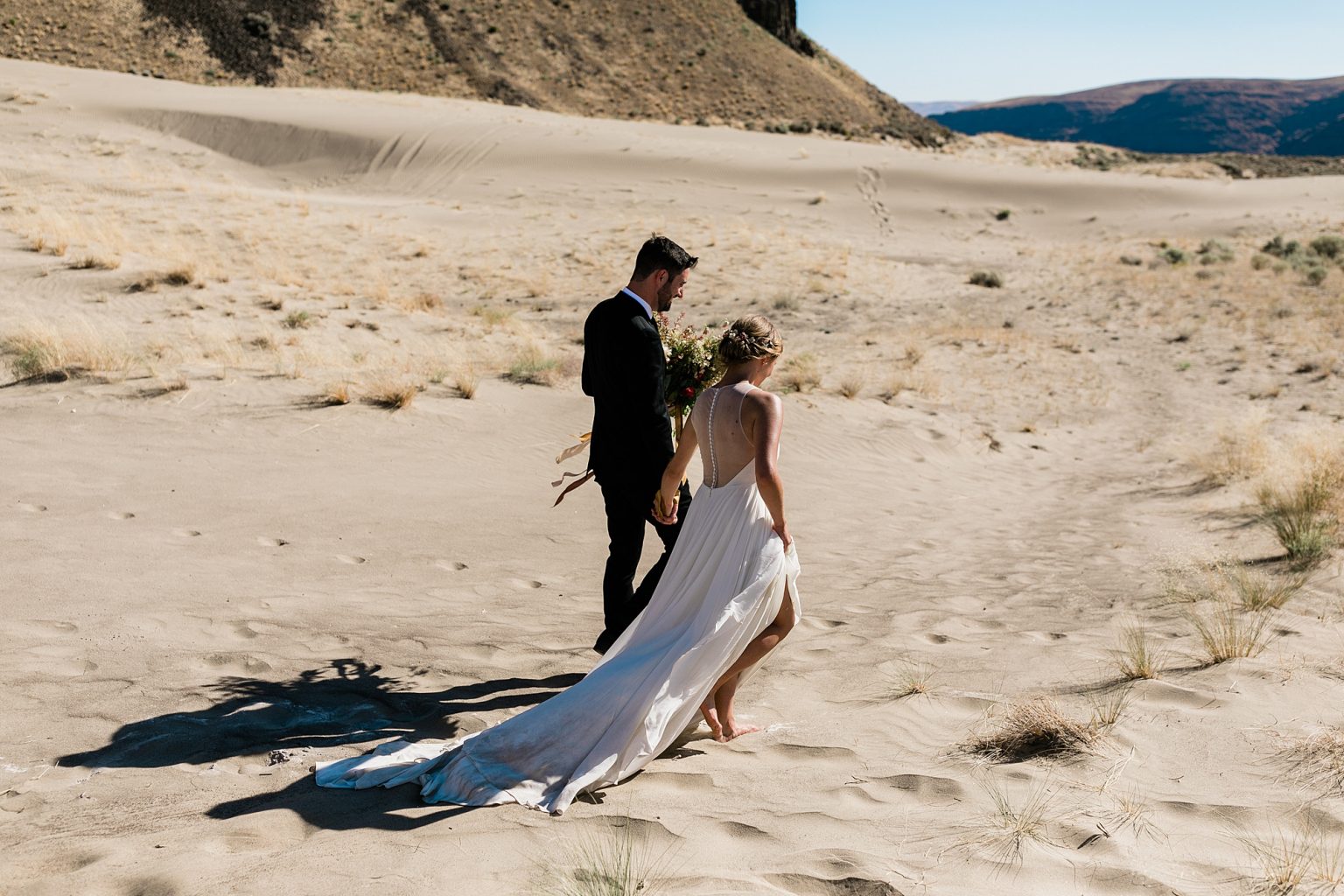 A Washington Desert Elopement at Frenchman Coulee